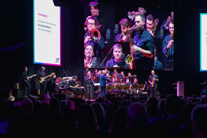 KIT - GIVING - Über uns - Aktuelles - Festakt 200 Jahre KIT: „KIT. Ort der Zukunft. Seit 1825.“